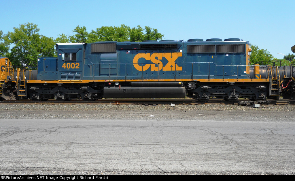 CSX 4002